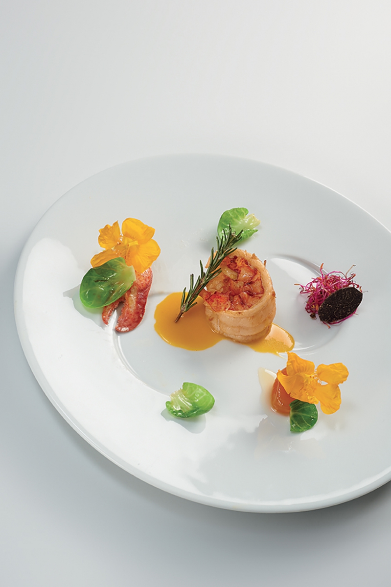 Homard rôti citronnelle, gingembre et argousier, kumquats confits et ...
