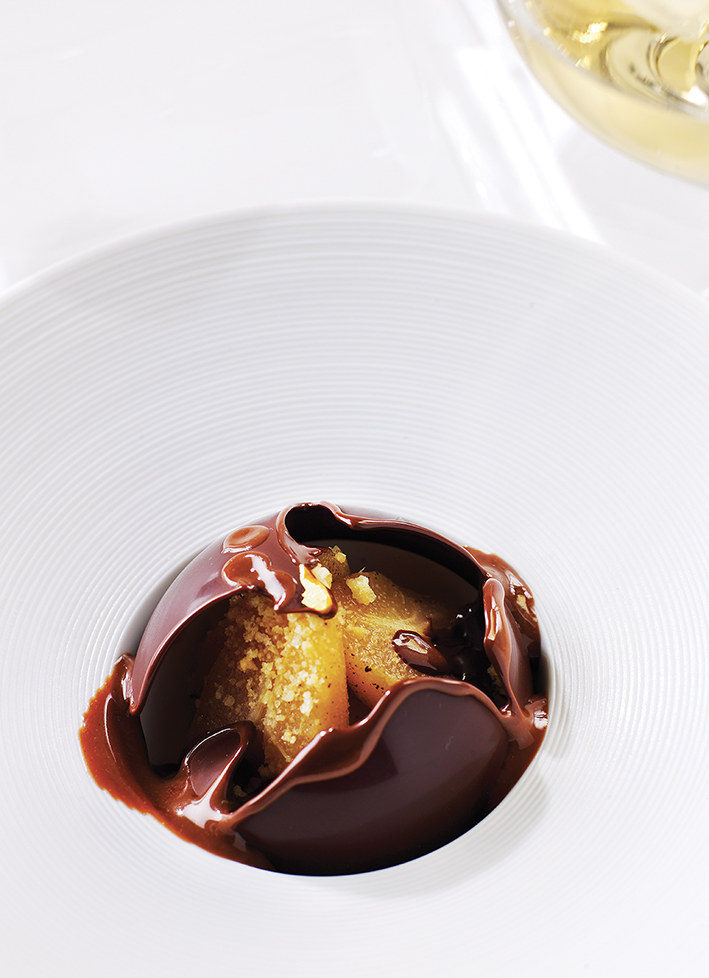 COQUE CHOCOLAT POIRE BELLE HÉLÈNE | Thuriès Gastronomie Magazine